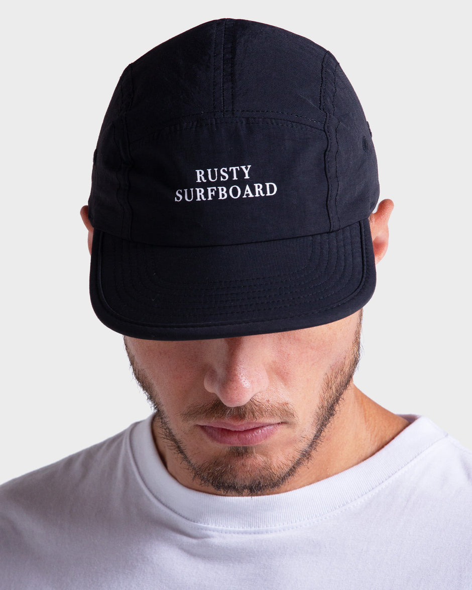 Bonés Rusty: Aba Reta e Curva, Trucker e mais – RustyBrasil